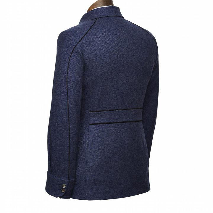 Bentley takes bespoke to your torso with these Savile Row driving ...