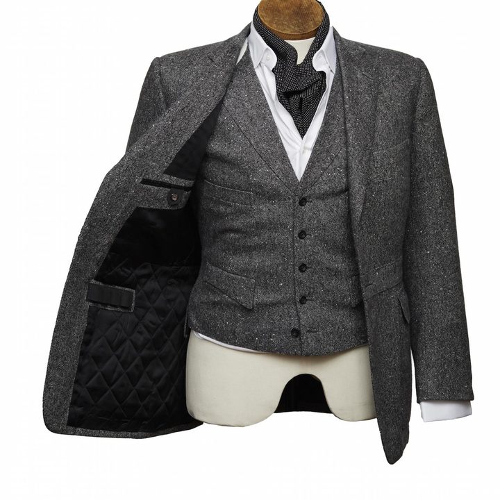 Bentley takes bespoke to your torso with these Savile Row driving ...