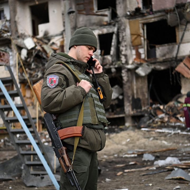 How mobile phones are changing war in Ukraine - Digital Trends