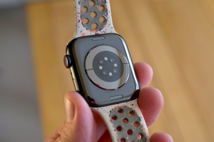 Does the Apple Watch Series 9 come with a charger? - Digital Trends
