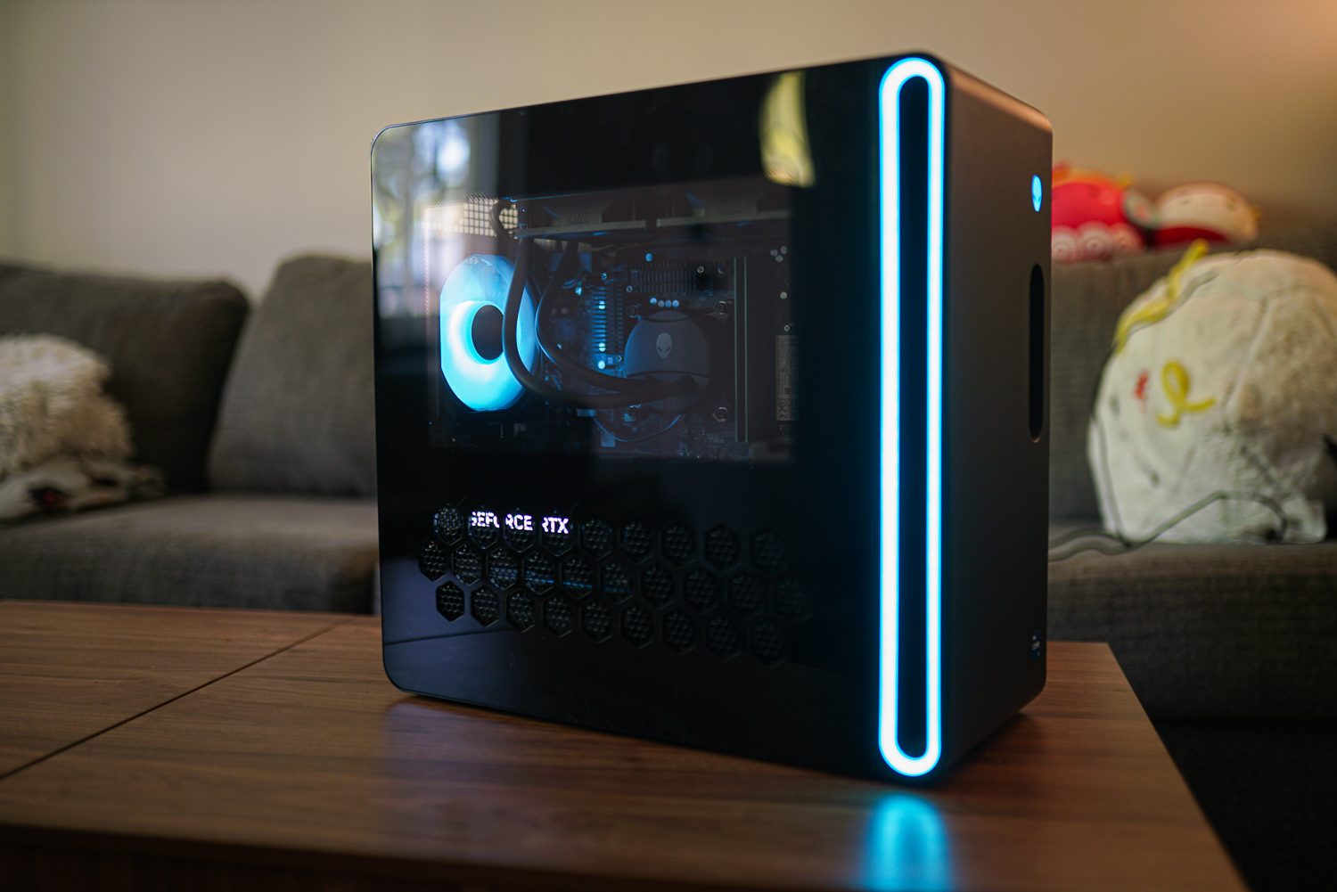 I love the RGB on this Alienware Aurora R16 gaming PC and it's $700 off ...