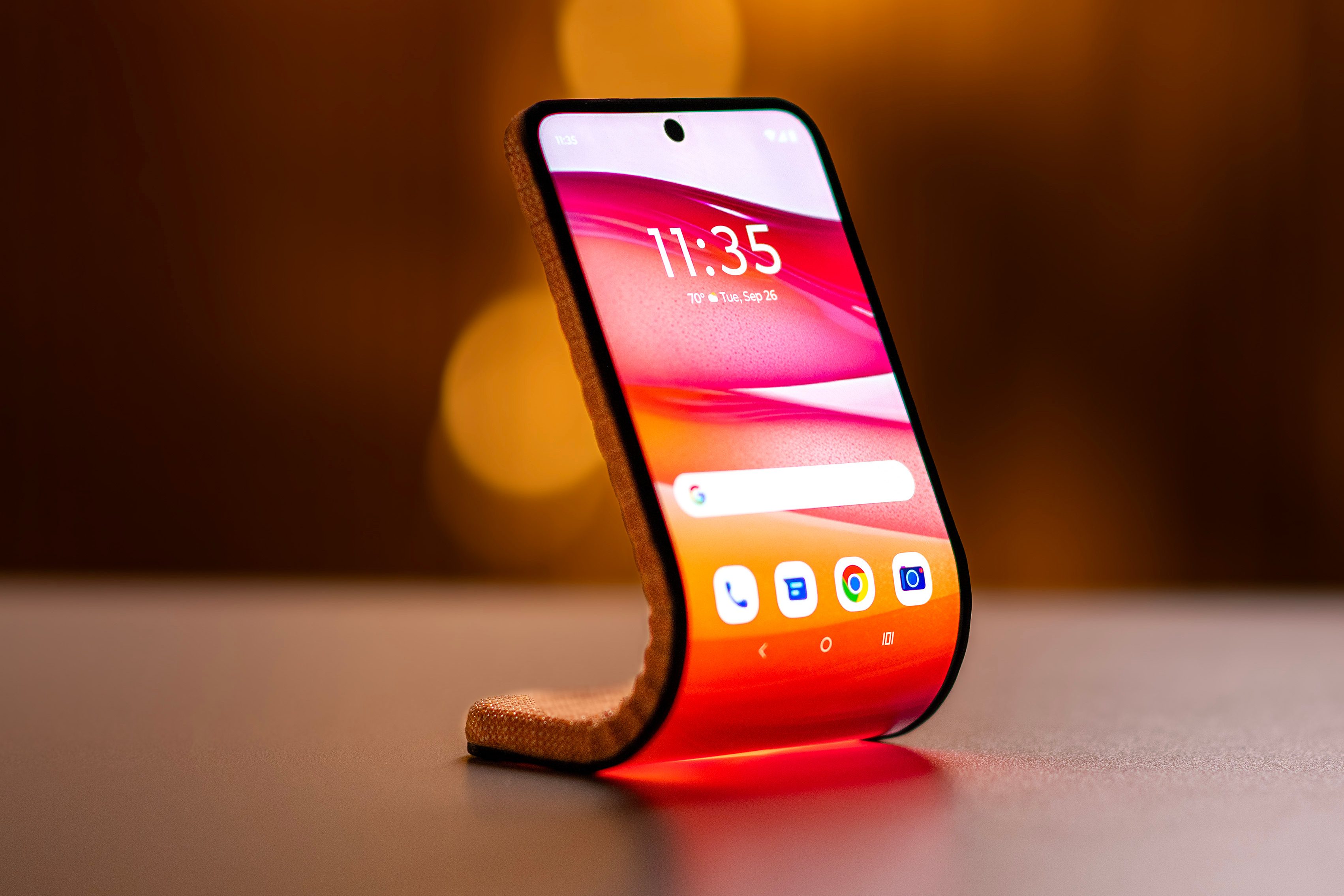 This amazing concept phone from Motorola just made my jaw drop ...