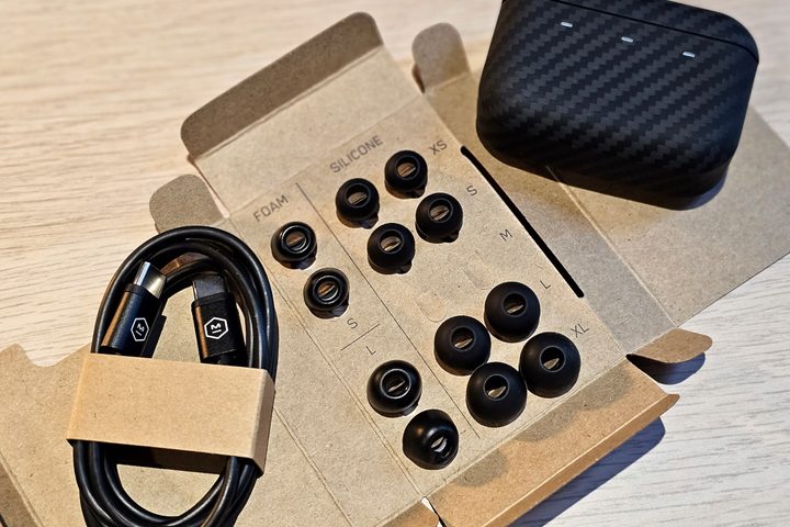 Master & Dynamic MW09 earbuds review: wireless objects of desire ...