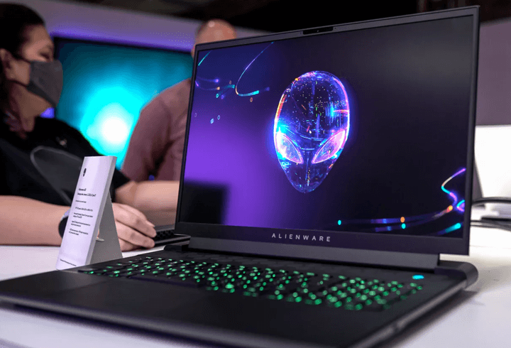 This Alienware gaming laptop with an RTX 4090 is $800 off today ...