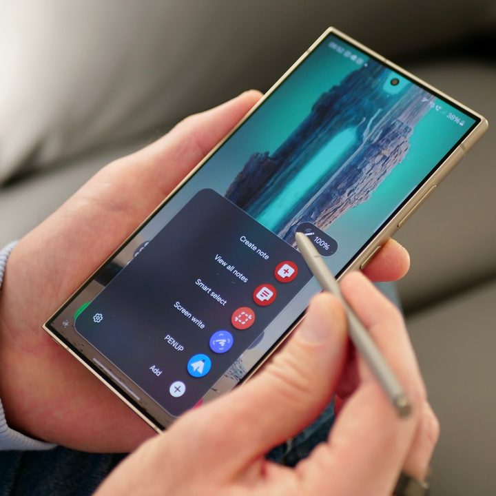 How to take a screenshot on the Samsung Galaxy S24 - Digital Trends