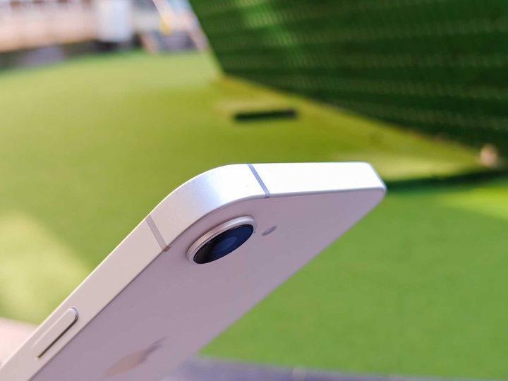 I briefly tested the iPhone 16e camera and it surprised me - Digital Trends