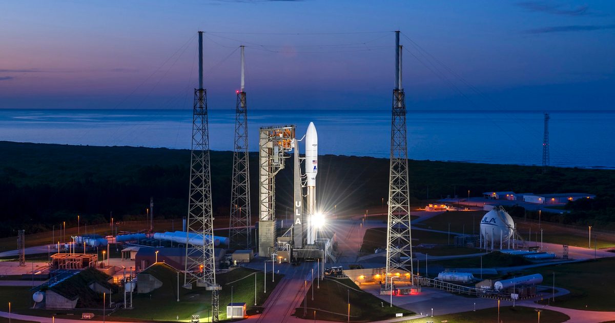 Watch this Atlas rocket zip to the launchpad for Amazon's Kuiper launch ...