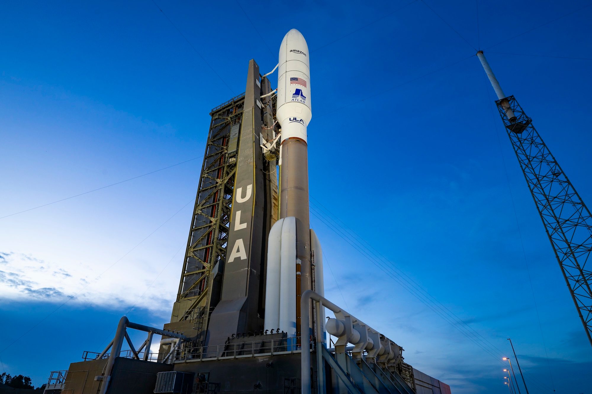 Amazon's Kuiper satellite launch called off 30 minutes before liftoff ...