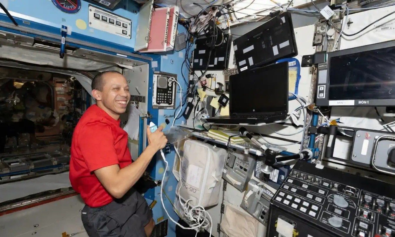 Astronauts on the ISS are getting a laptop upgrade from HP - Digital Trends