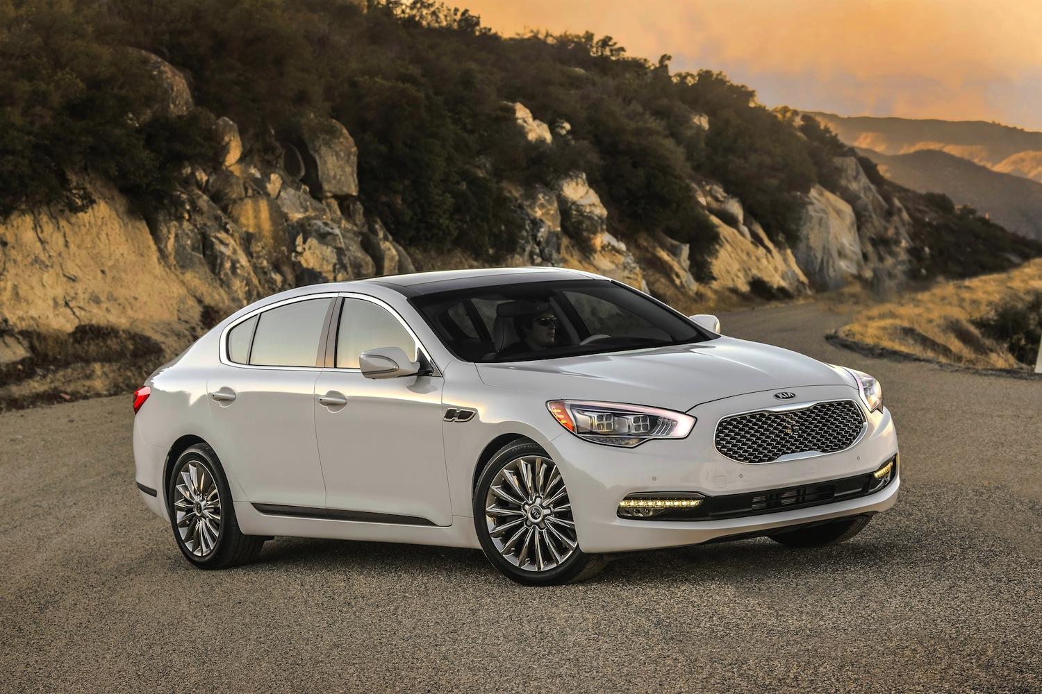 2013 LA Auto Show | Kia officially unveils K900 luxury flagship sedan ...