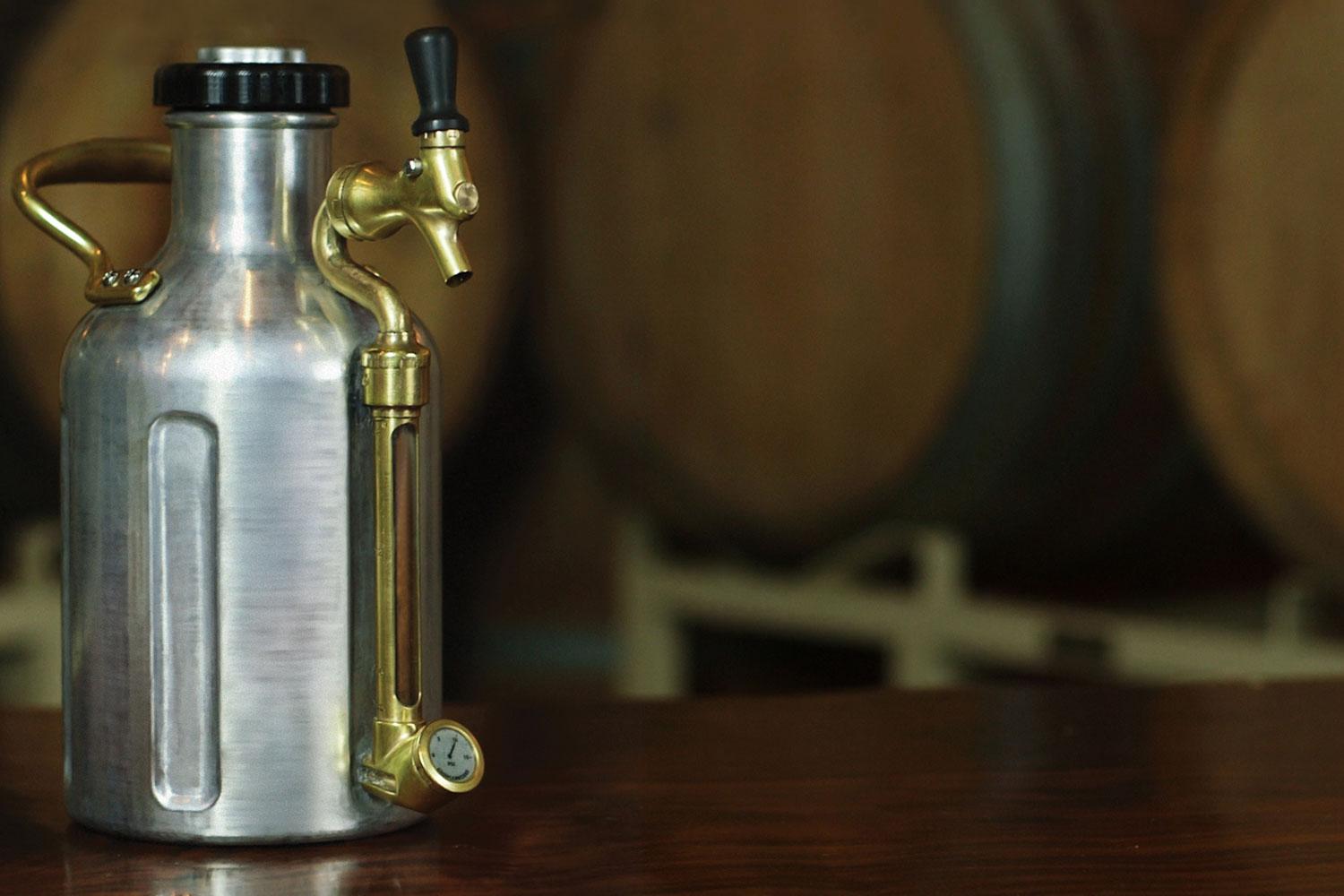 This pressurized growler keeps your beer from going flat | Digital Trends