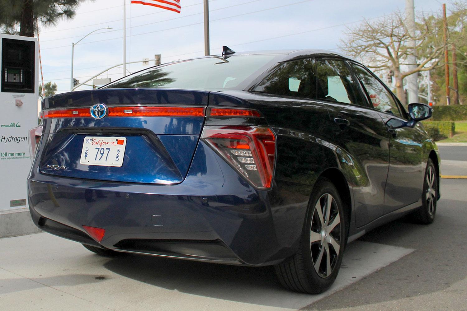 First drive: 2016 Toyota Mirai | Digital Trends