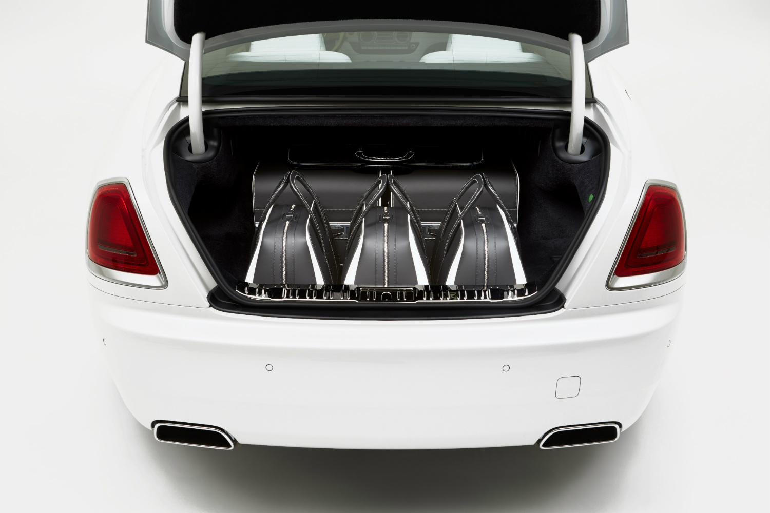 Rolls-Royce's new luggage set costs more than a car | Digital Trends