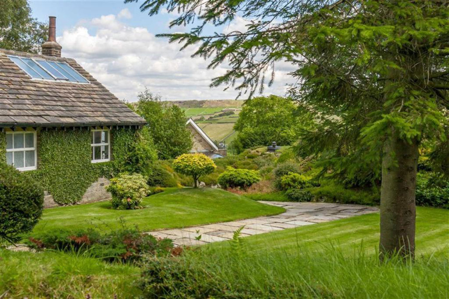 Hobbit-Style Home Hits the Market in England | Digital Trends