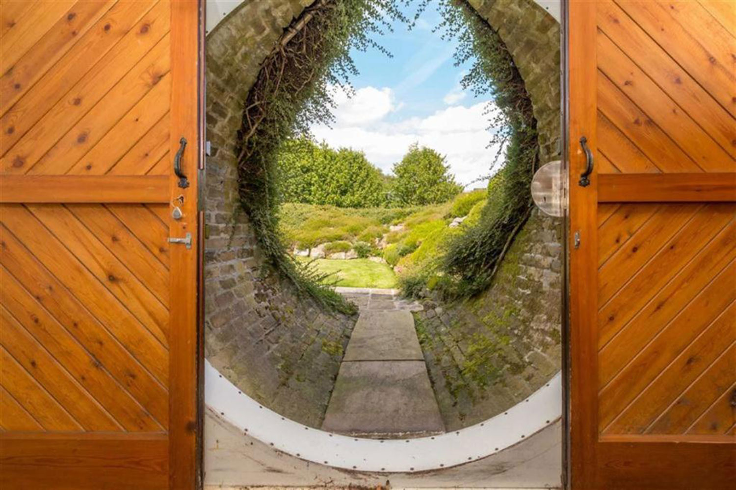 Hobbit-Style Home Hits the Market in England | Digital Trends