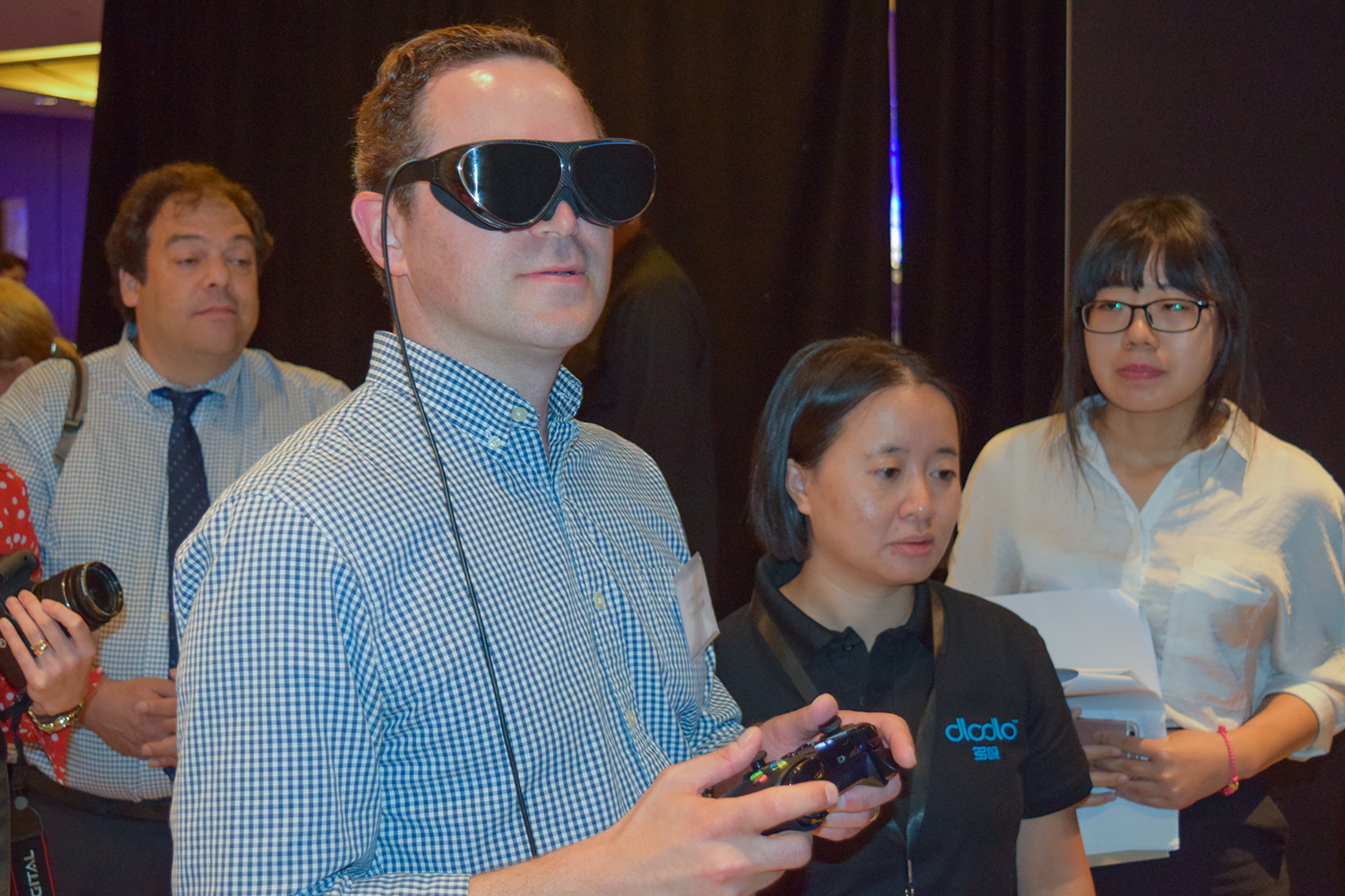 Dlodlo V1 VR headset Hands on | Digital Trends