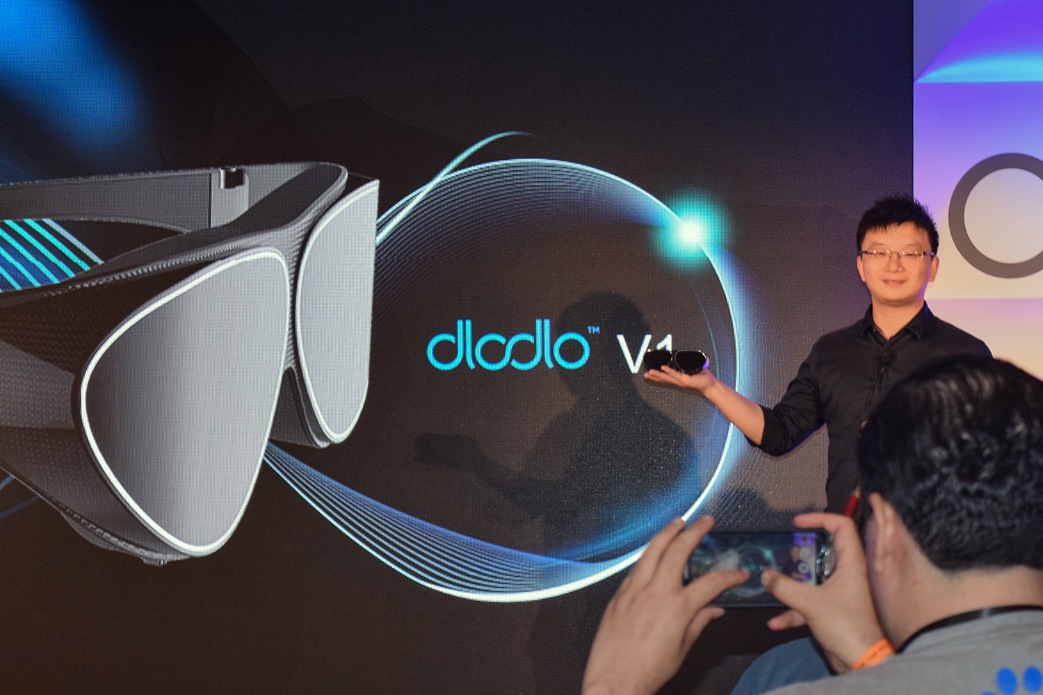 Dlodlo V1 VR headset Hands on | Digital Trends