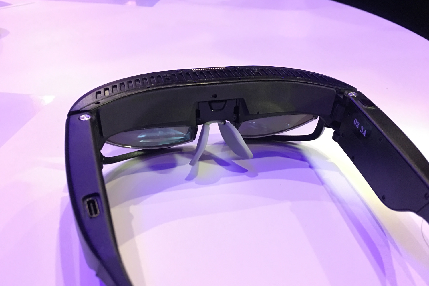 HoloLamp Offers an Augmented Reality Experience Without the Dorky ...