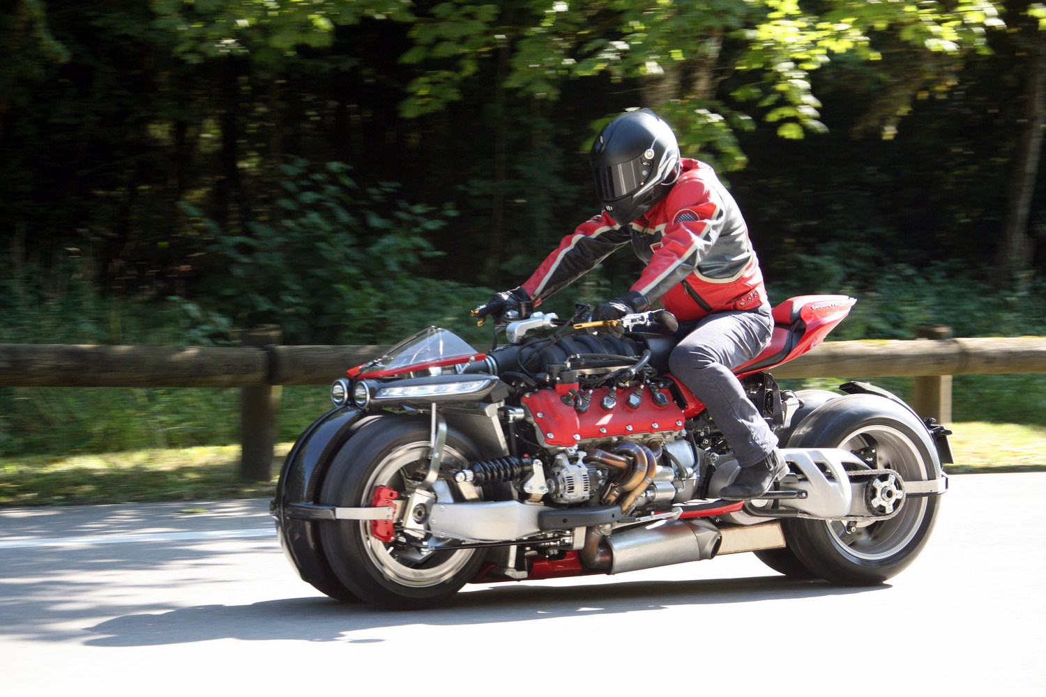 Lazareth LM 847 | Specs, Pictures, Performance, Video | Digital Trends