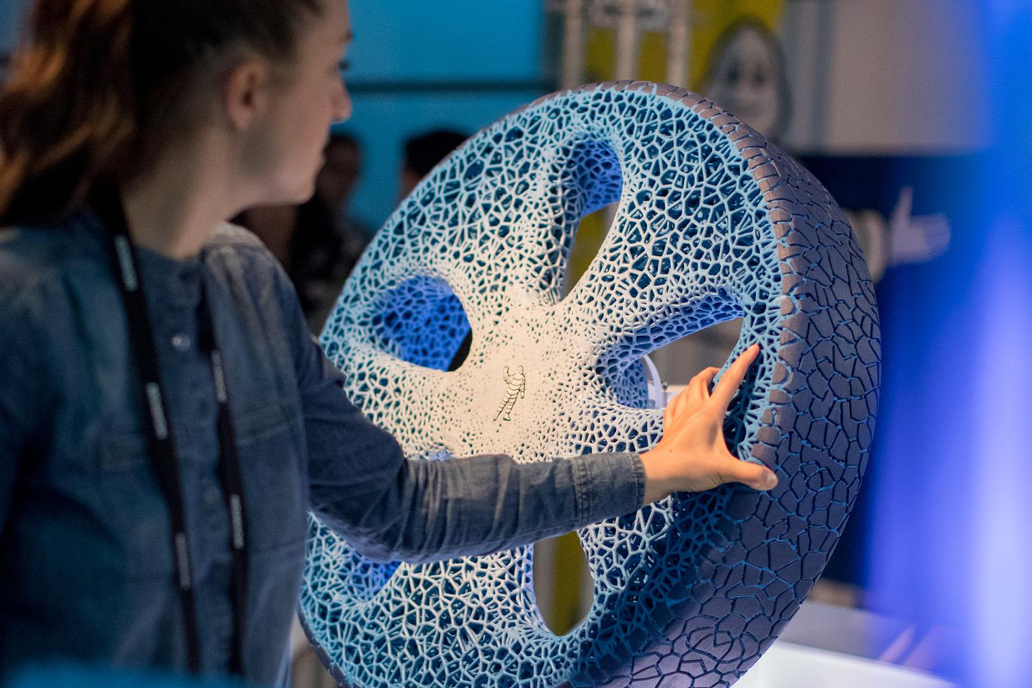 Michelin Unveils Visionary 3D-Printed Airless Concept Tires | Digital ...