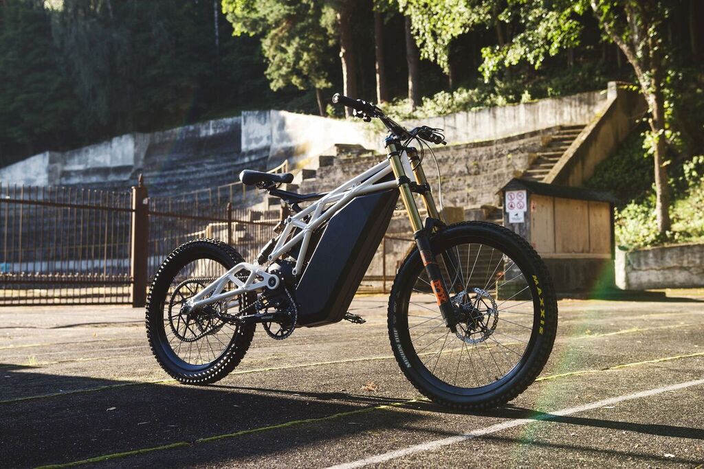 Feel Fast and Wild with Neematic's Premier FR/1 Electric Dirt Bike ...