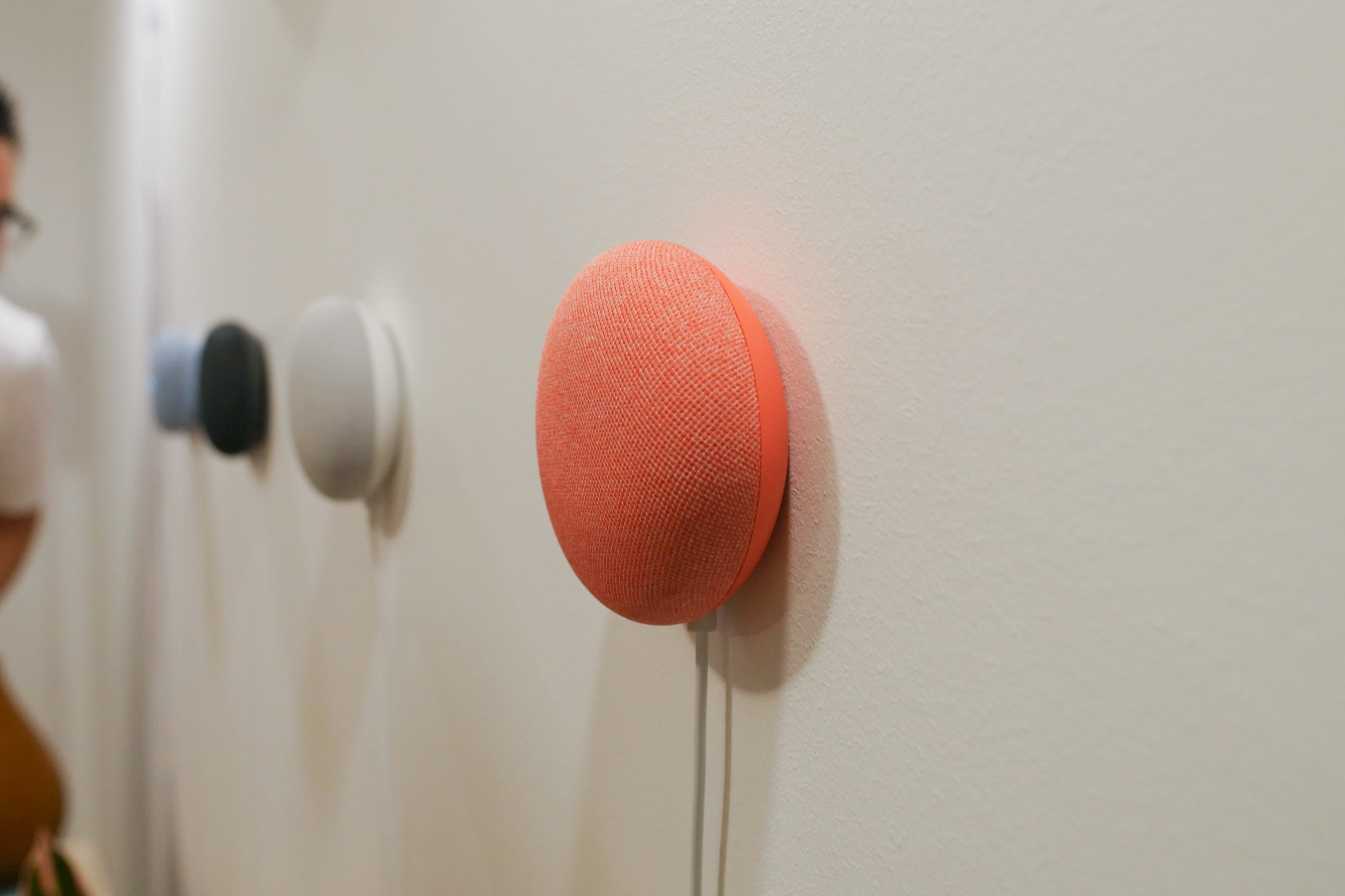Google Nest Mini vs. Google Home Mini: Smart Speaker Showdown | Digital ...