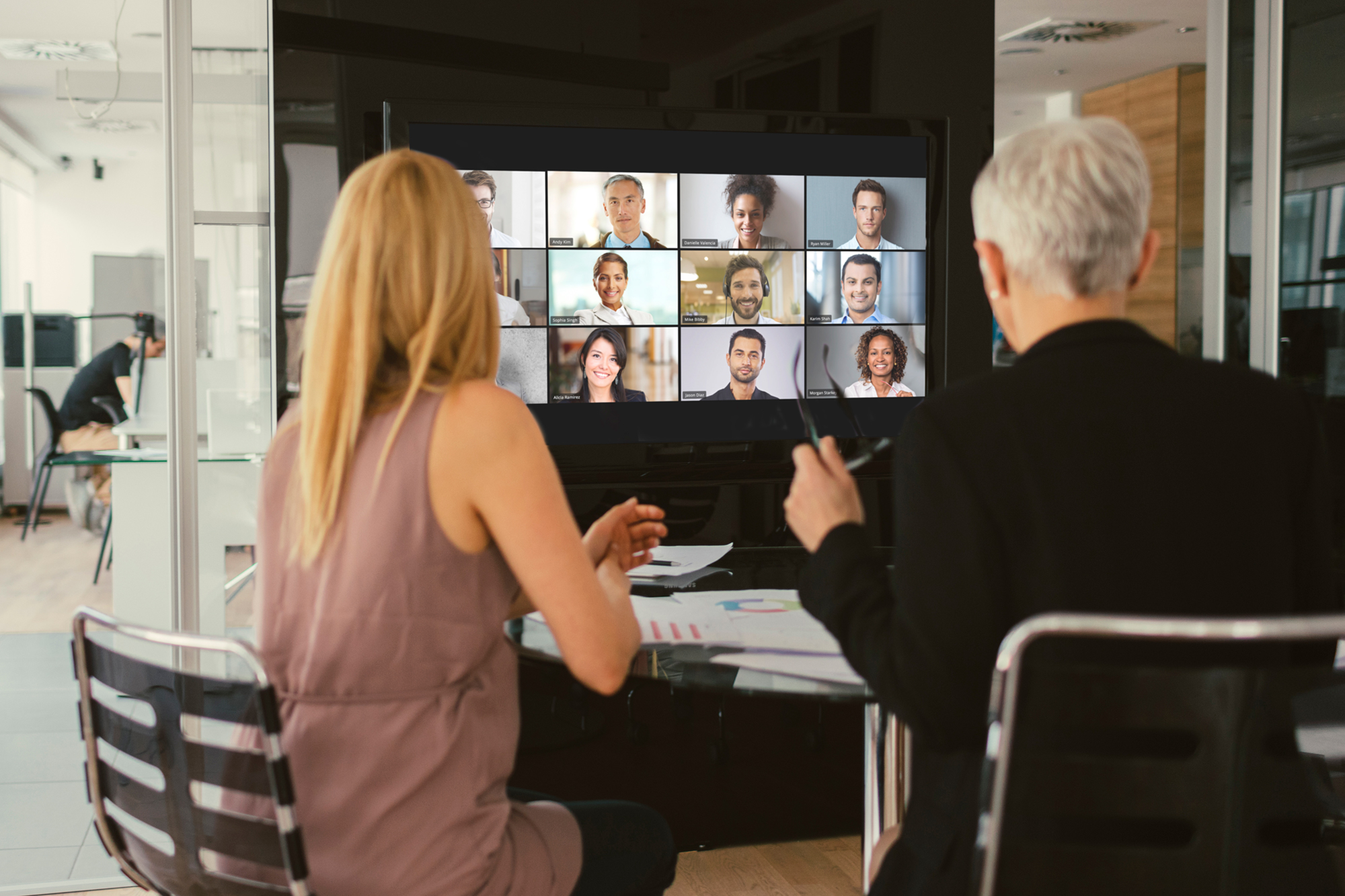 Zoom Lifts 40-minute Meeting Limit for Holiday Celebrations | Digital ...