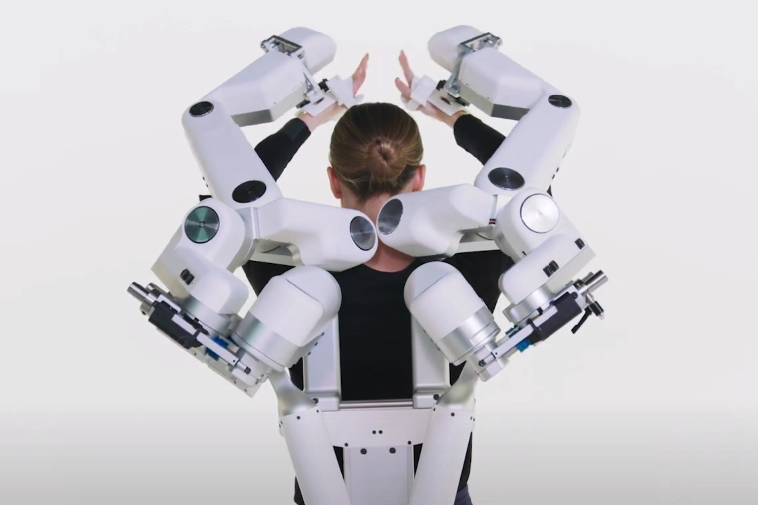 Toyota Unveils Robotic Leg Brace for Partial Paralysis Therapy ...