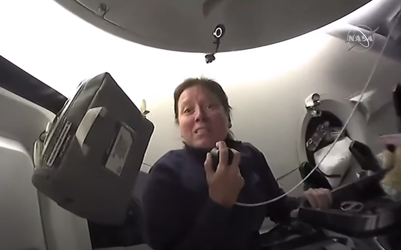 Watch Astronauts' Tour of Crew Dragon as It Heads to ISS | Digital Trends