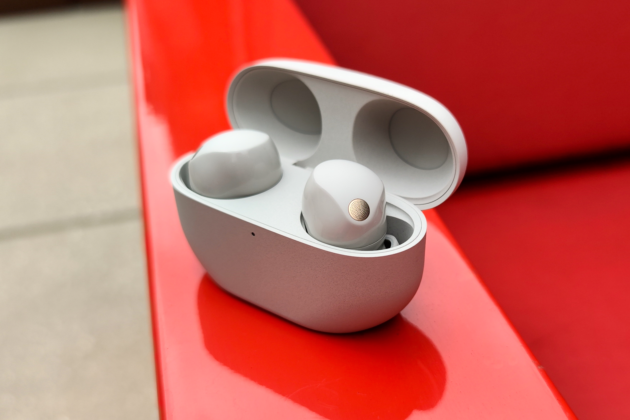 Sony’s WH-1000XM6 debut with better ANC, a folding hinge, and a higher ...