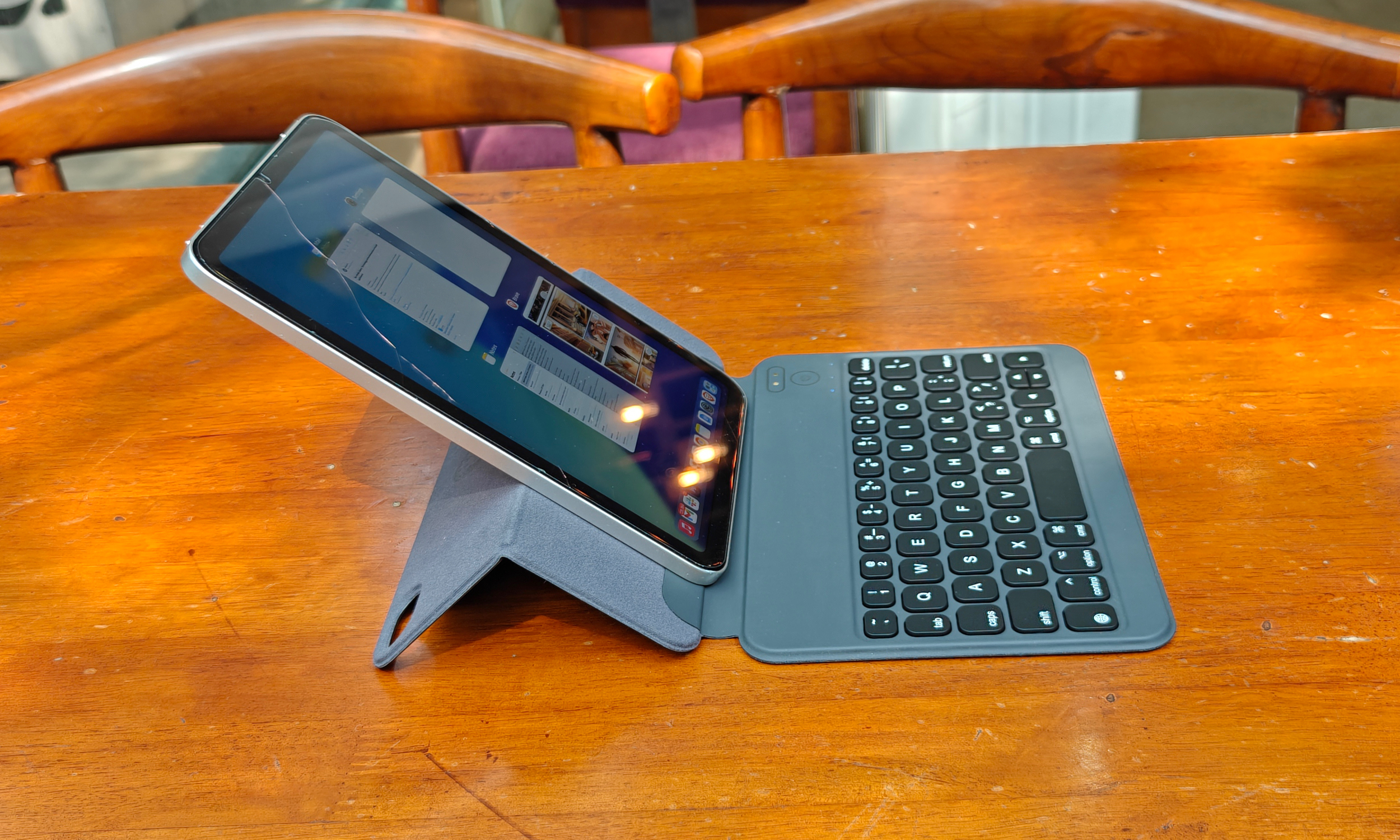 I tried a tiny iPad mini keyboard. It was a bewildering experience ...