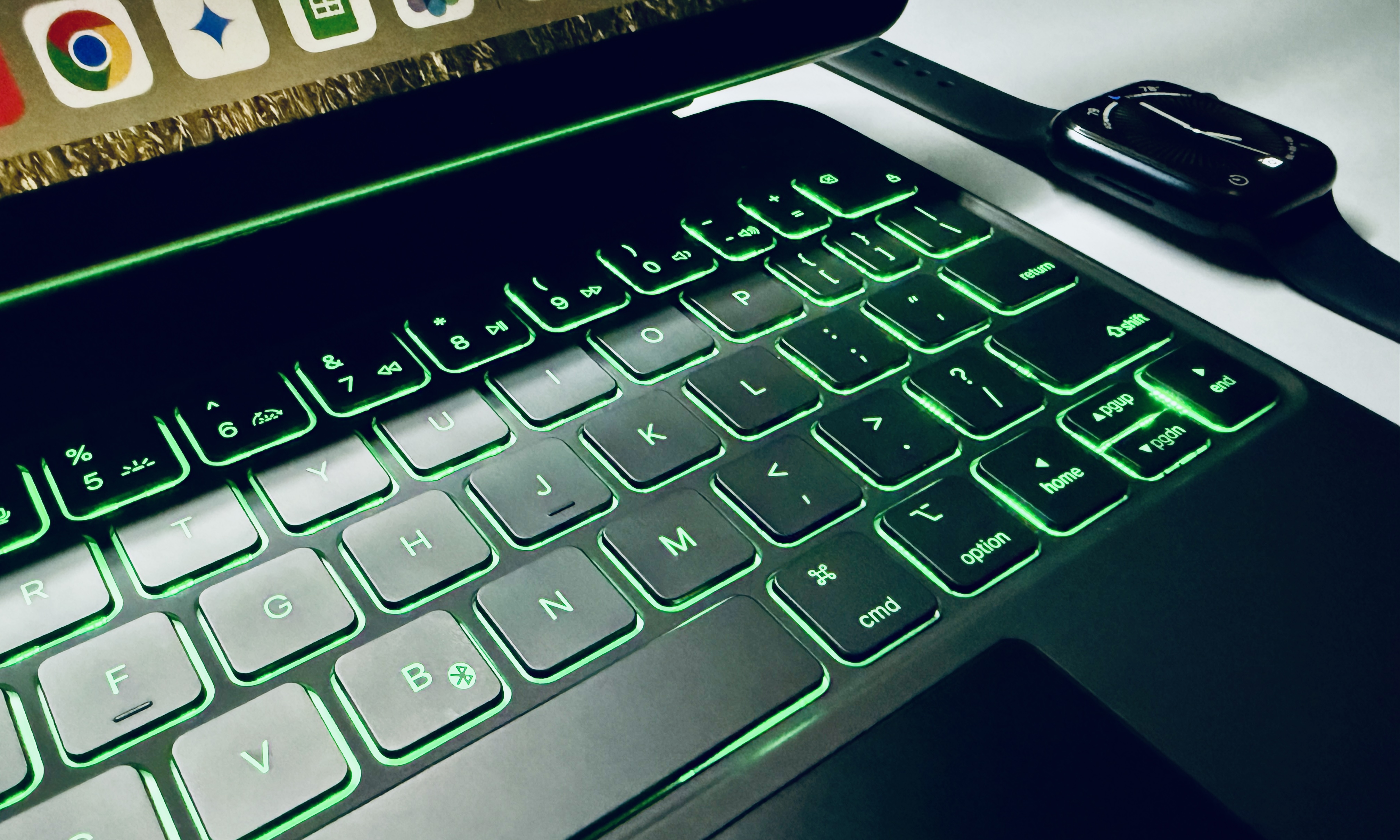 ESR's Rebound Magnetic keyboard for the iPad is excellent at a bargain ...