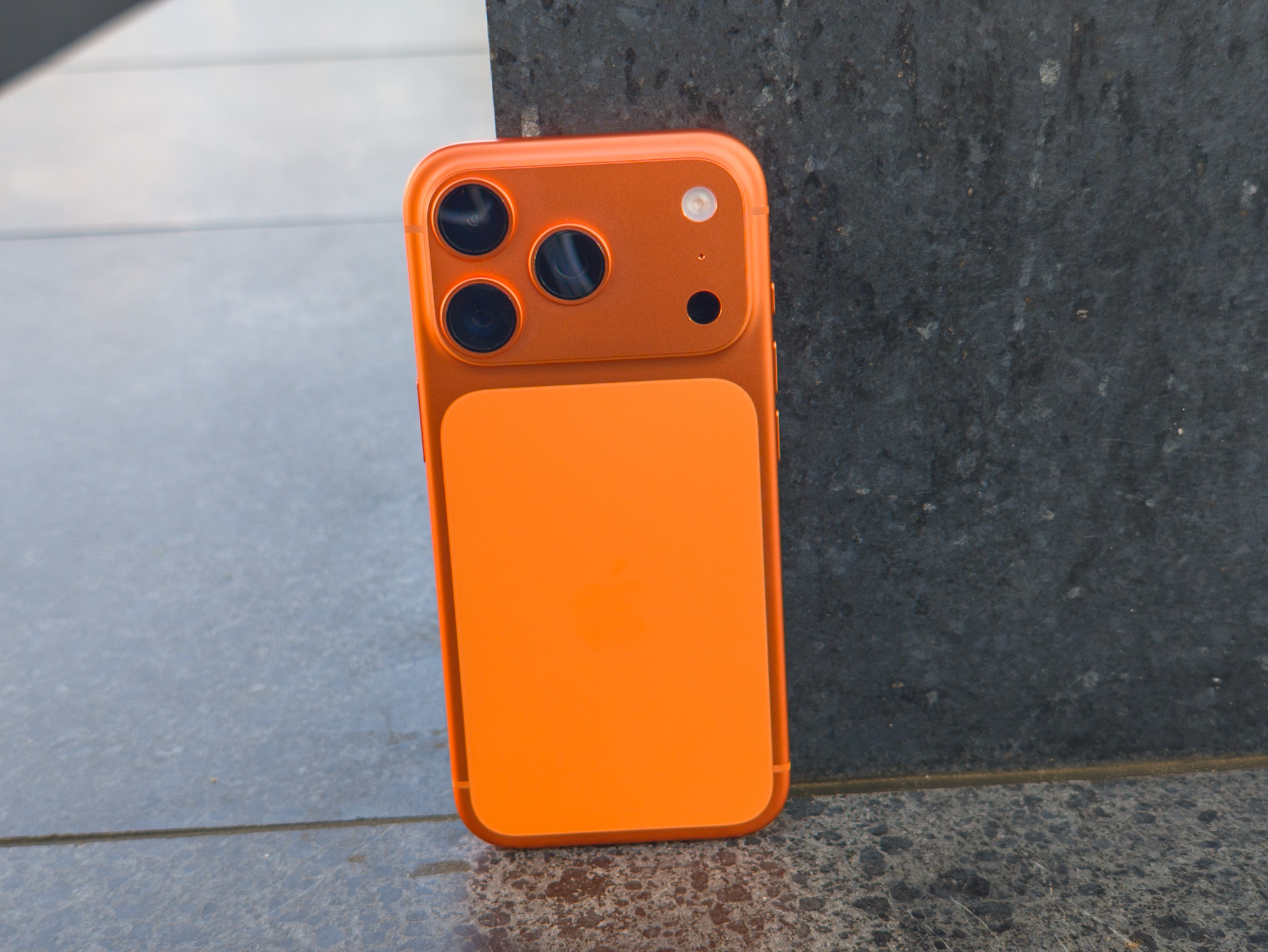 Cosmic Orange or Deep Blue? This is the best iPhone 17 Pro color ...
